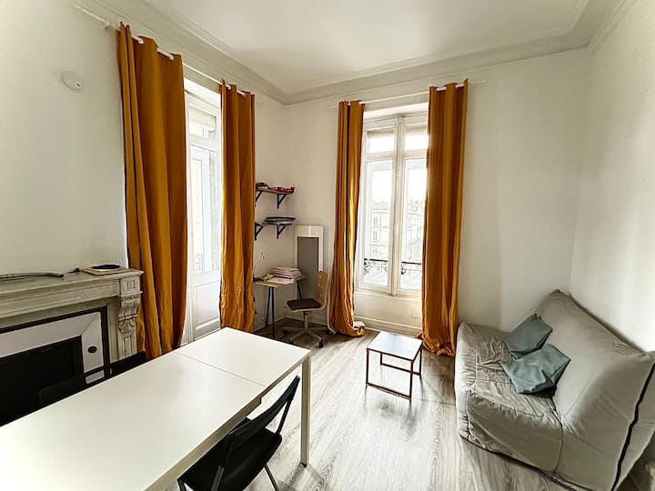 Bourse Du Travail / Grand T2 Lumineux - Burdeos