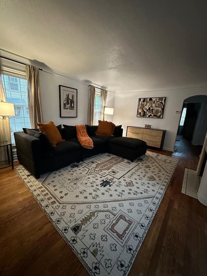 Cozy Cleveland Heights Bungalow - Cleveland Heights, OH