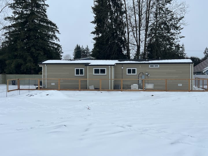 Private Guest House On 3 Acre Property - Aldergrove