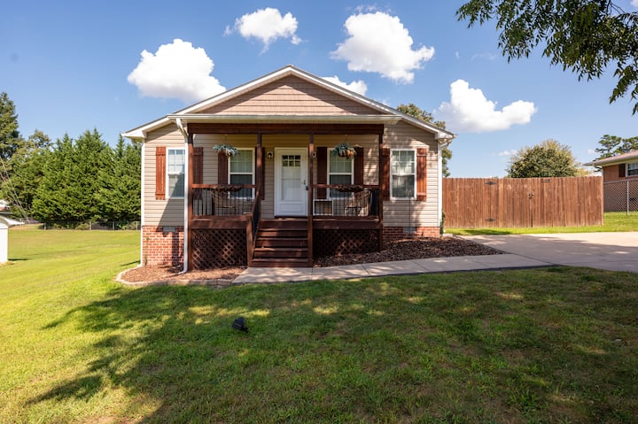 Quiet Triad Home For Work & Rest - Thomasville, NC