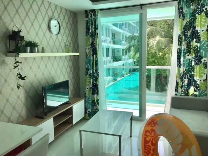 Serene Poolside Escape - Pattaya City