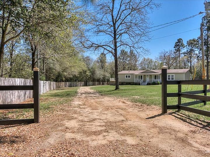 The Happy Nest Hideaway - Jackson, SC