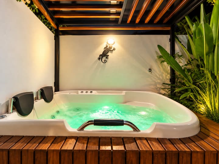 Jacuzzi Privé, Wifi, Magie, Détente, Animaux Acceptés - Girardot