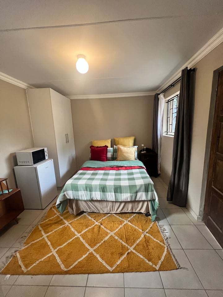 5 Mins Away From Airport - Kempton Park
