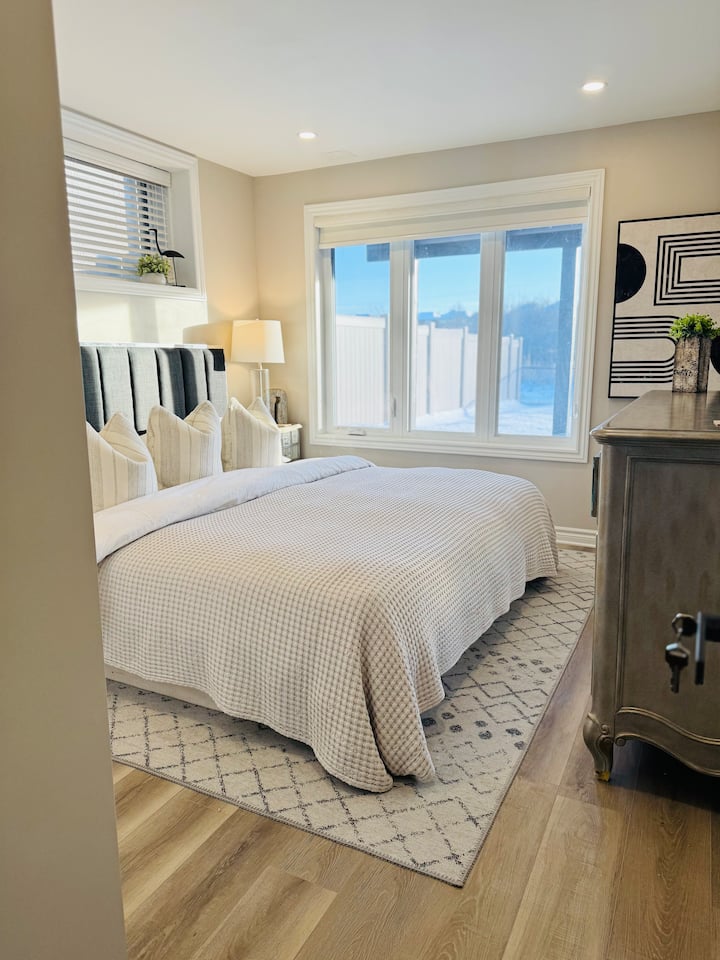 Designer 1 Or 2bd+den |Backs Onto Pond & Nature - Kitchener, ON, Canada