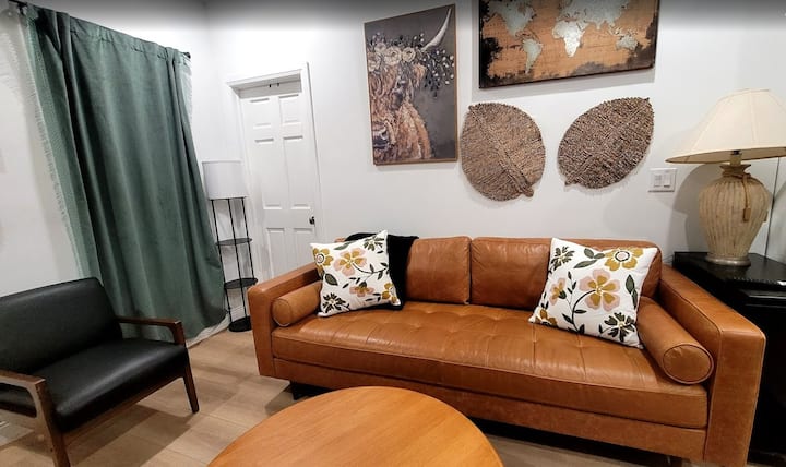 Modern Stay W Granite Island & Detroit River Views - Windsor