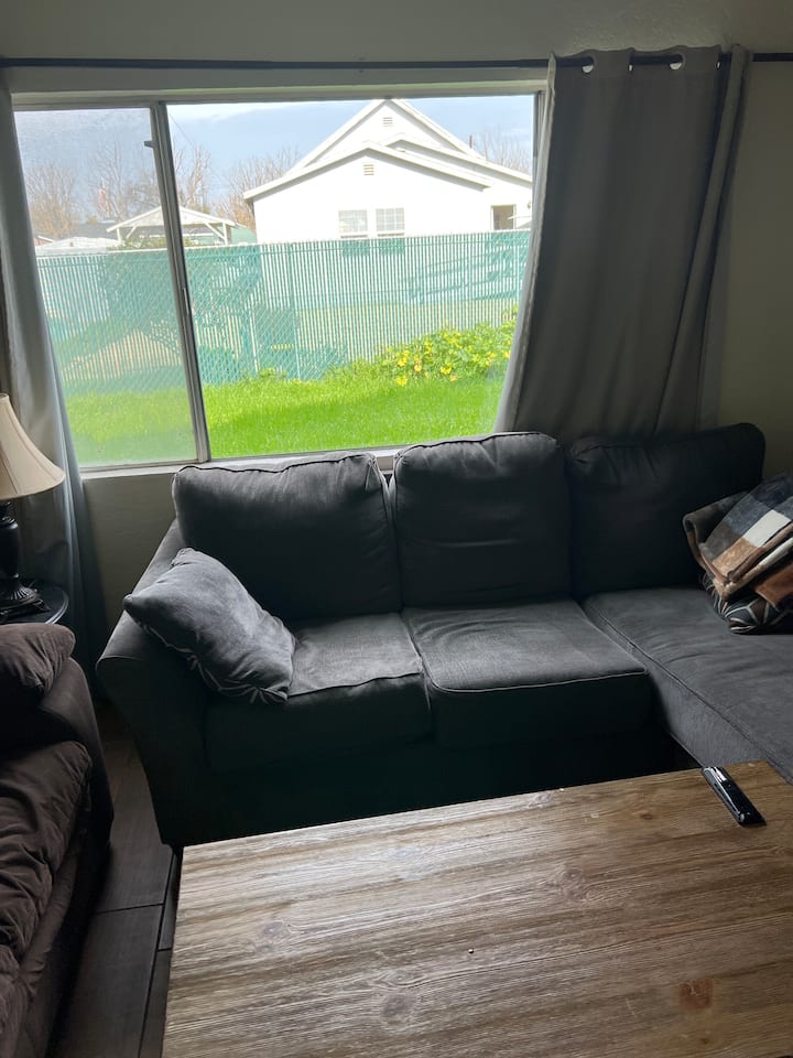 Cute 2 Bedroom One Bath - Hanford, CA
