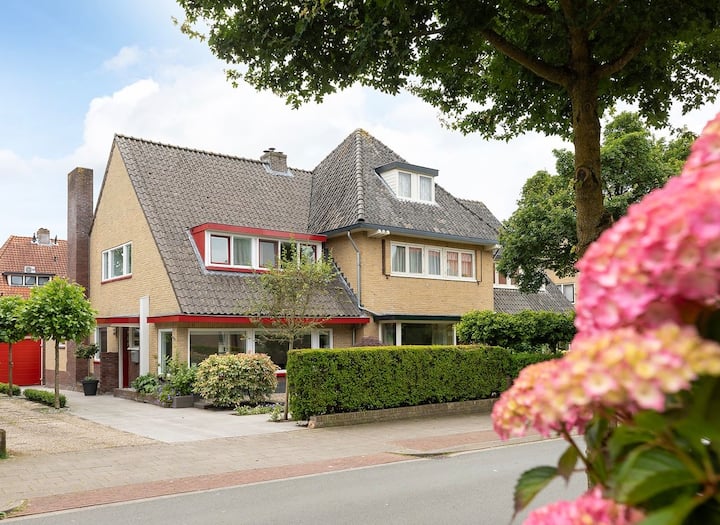 Luxe Stadsvilla Met Tuin - Bussum