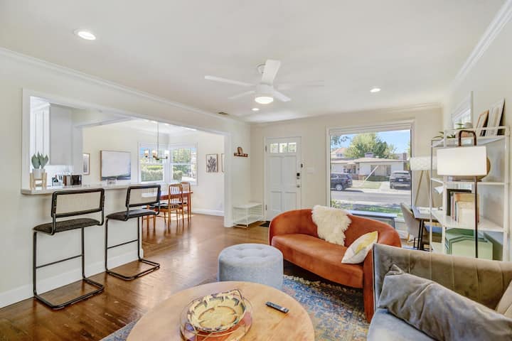 Updated East Sac Bungalow - Sacramento