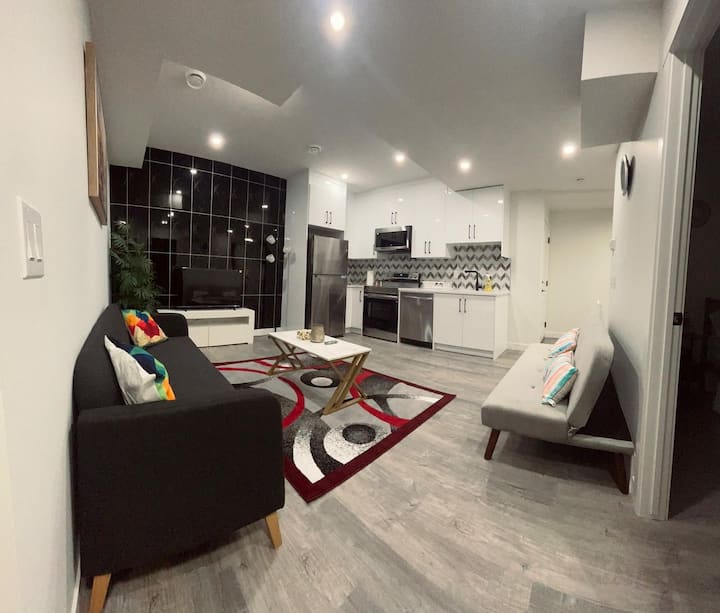 Cozy Brand New 2br Retreat | 15 Min To Airport - Airdrie