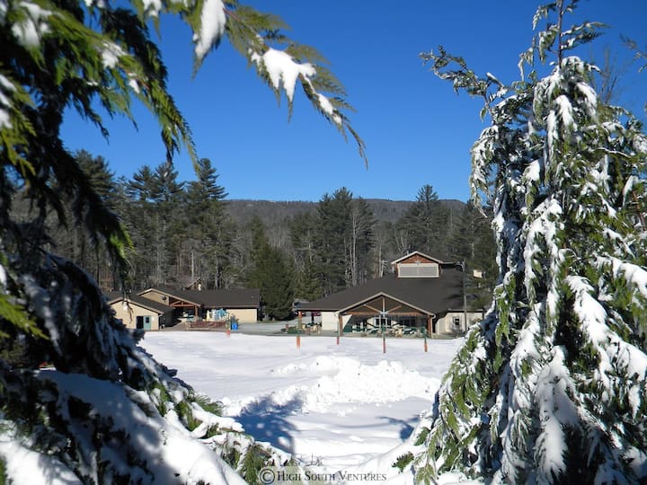 Mountain Getaway Sleeps 6. - Cashiers, NC