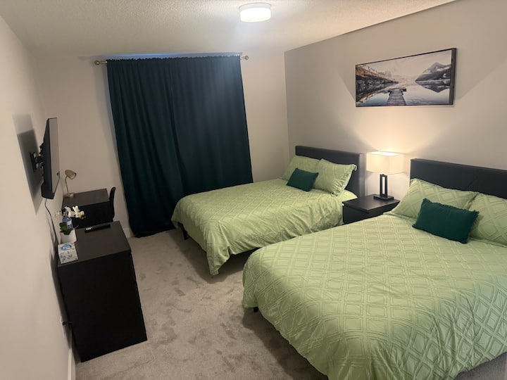 2 Beds - Ensuite Bathroom - Tv: Your Calm Oasis - Ottawa