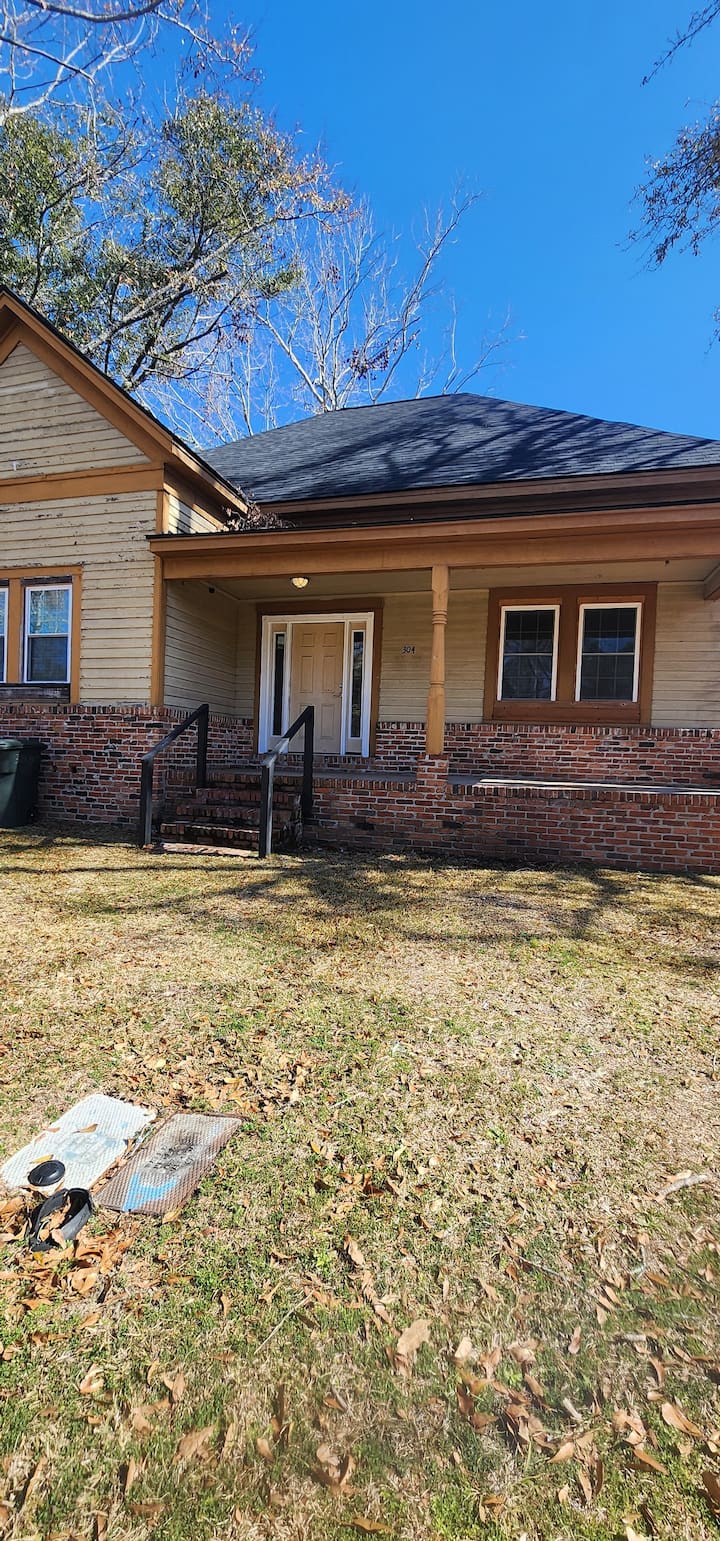 Cozy Little Home - Statesboro, GA