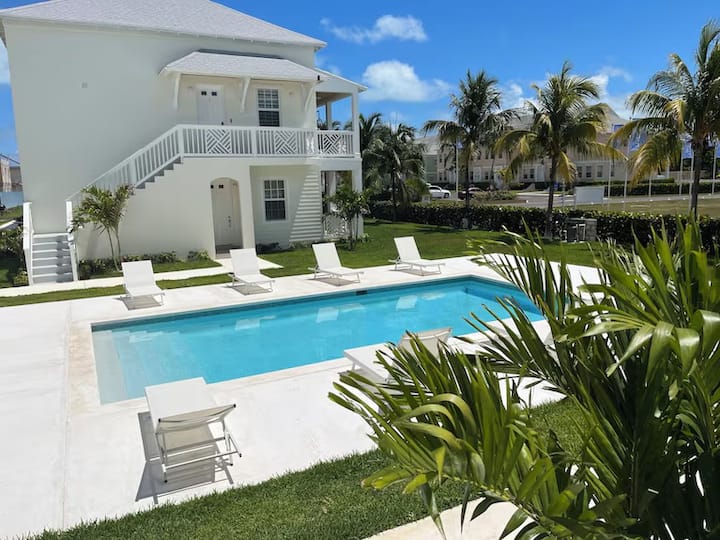 Pink Coral House - The Bahamas