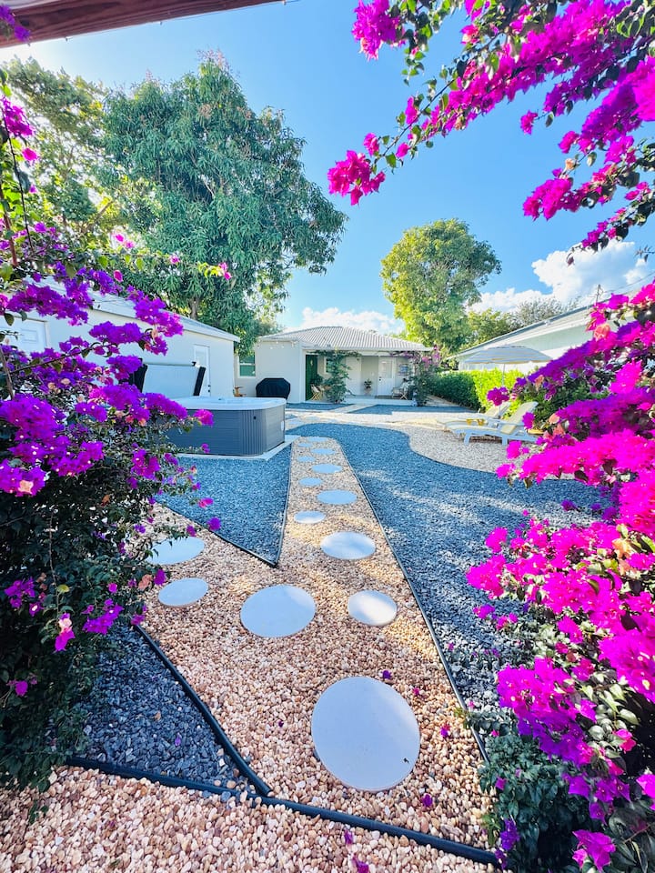 Italian Warm Winter By The Beach - Amalfi Cottage - Lake Worth, FL