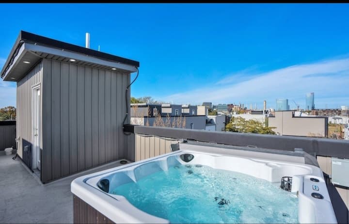 Emerald
Home Away From Home, - Philadelphie, PA