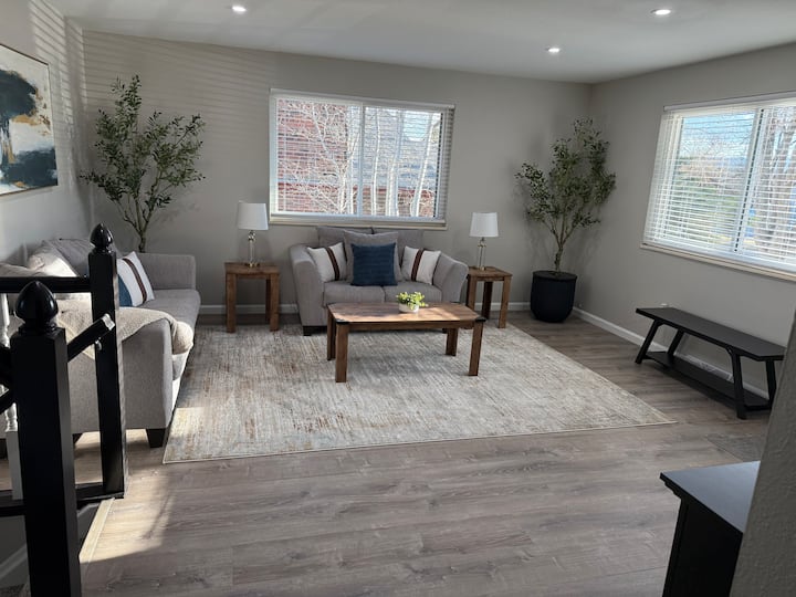 Newley Renovated Home With Gym & Fire Pit - Golden, CO