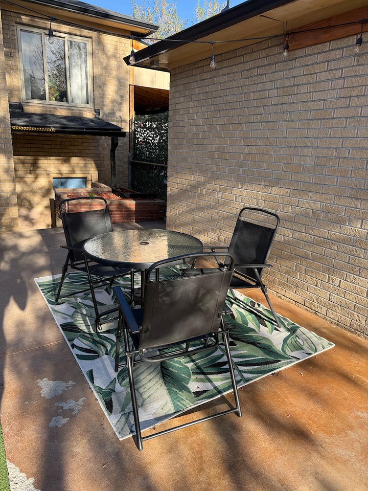West Denver Garden Getaway: Quiet Street, Sleeps 6 - Wheat Ridge, CO