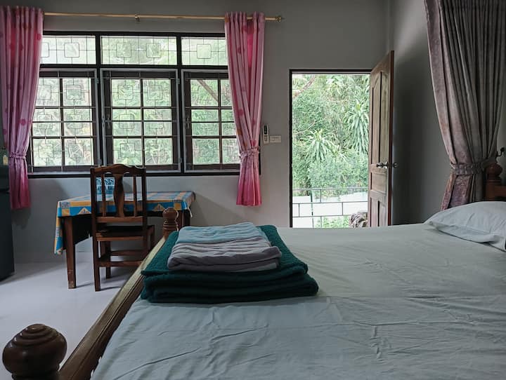 Cottage Chalong, 
3.5 Km From Tiger Muay Thai Gym - Phuket