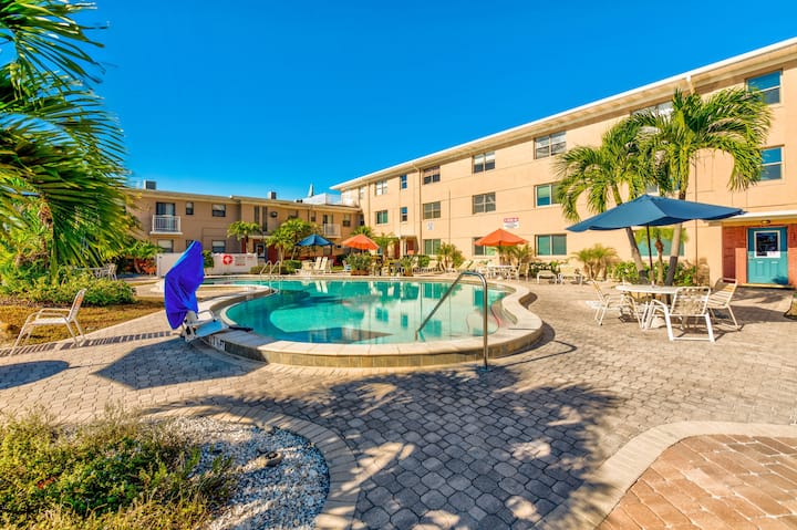Fun Times Beach View & Pool - St. Pete Beach, FL