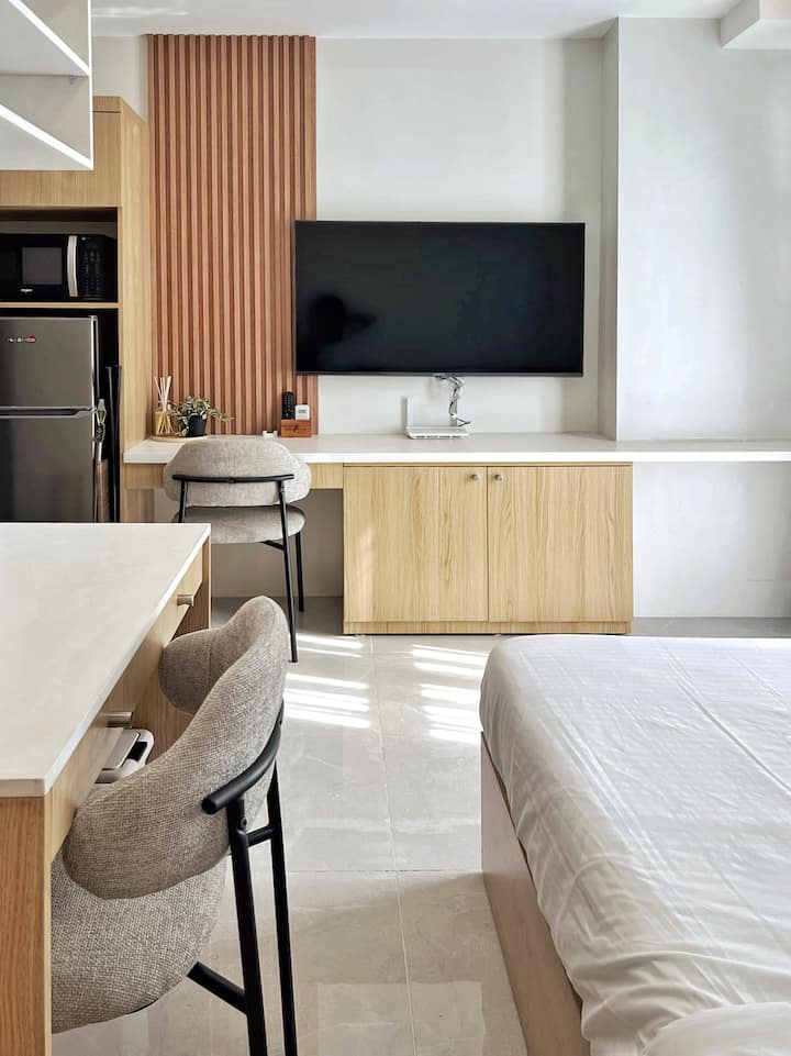 Condo Near It Park | Pool | Working Desk | Netflix - Cebu