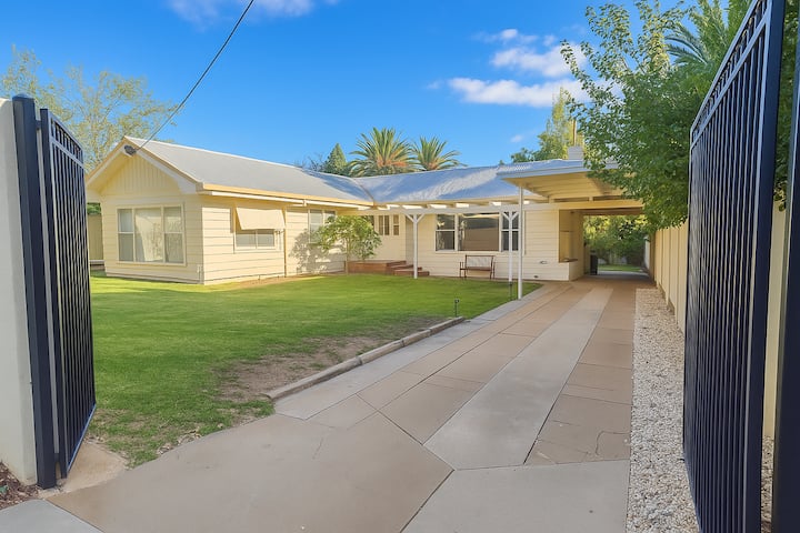 Behind The Black Gate - Inner City Privacy - Mildura