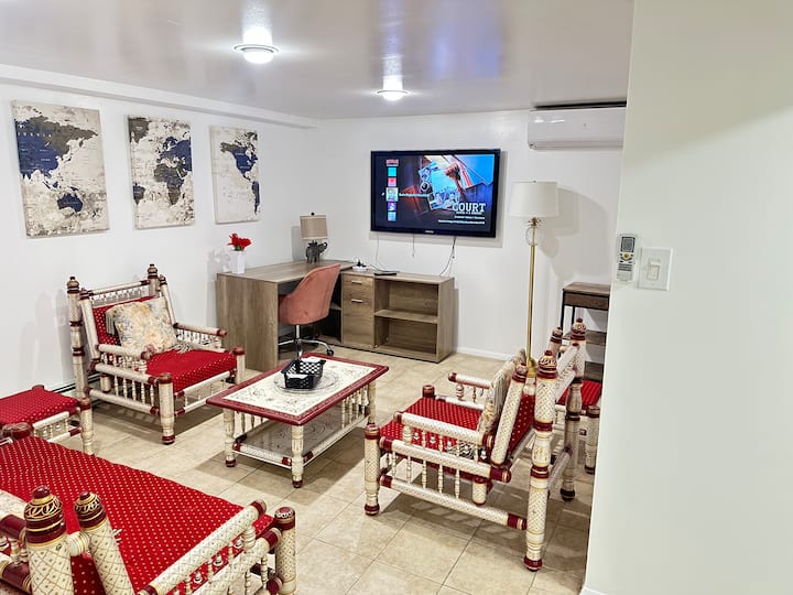 Walk To Bethpage Golf Course And Everywhere - Seaford, NY