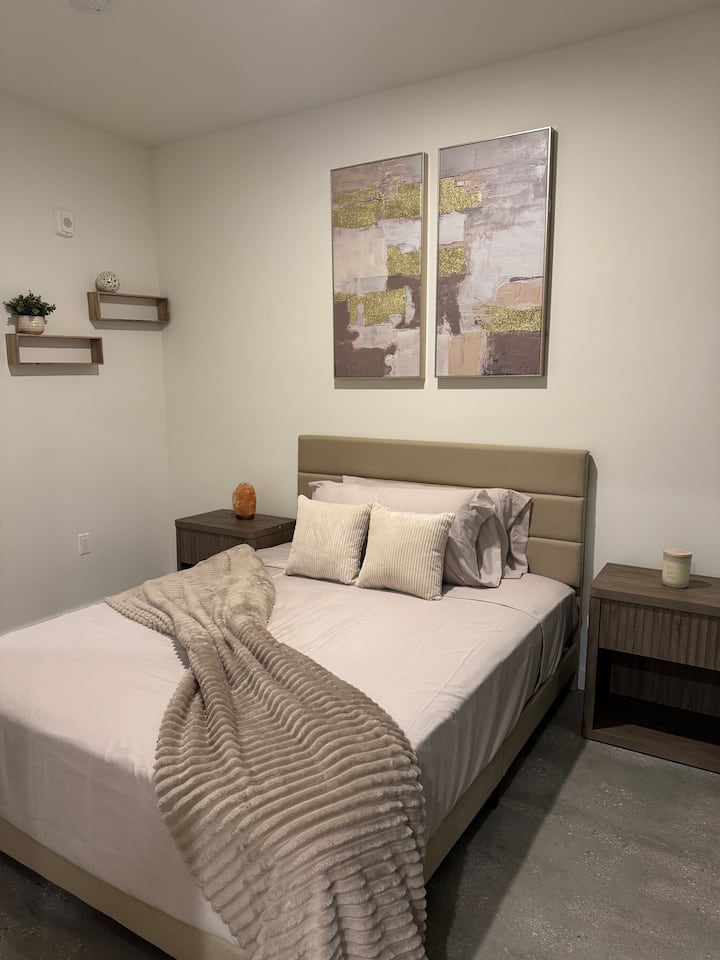 Luxury Minimilistic Haven - West Hollywood, CA