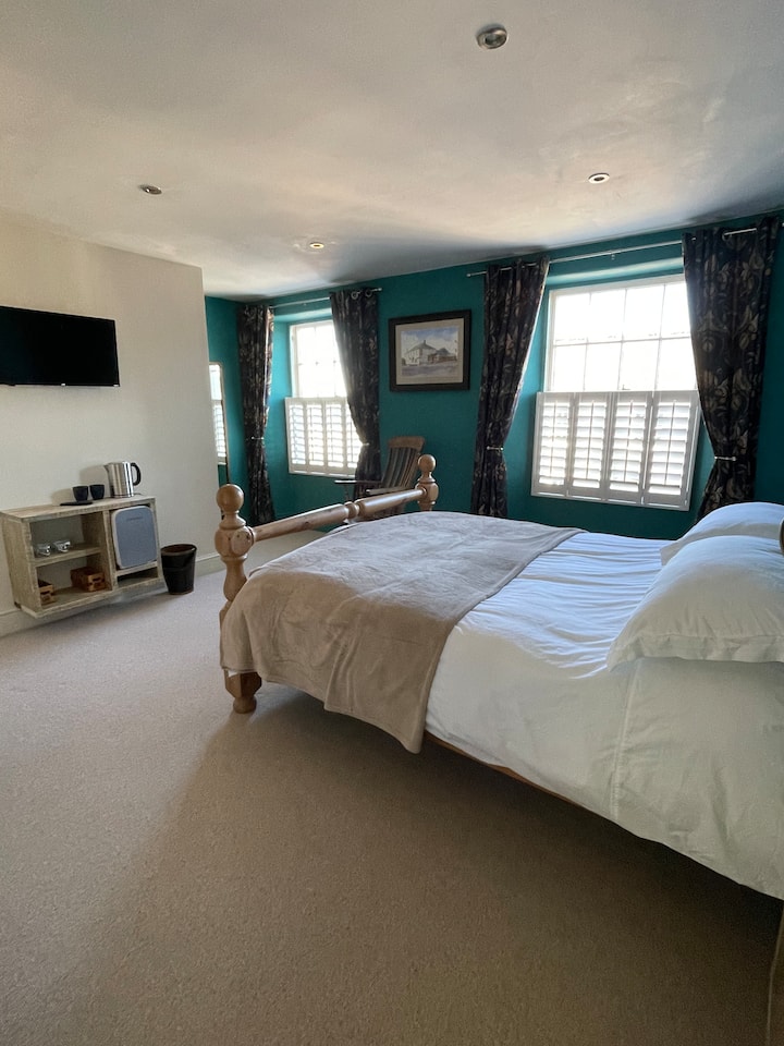 Redvers Retreat @ Bullers Arms - Bude