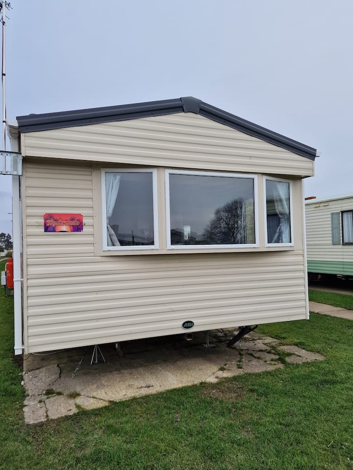 3 Bedrooms Caravan "Tequila Sunrise" - Walton-on-the-Naze