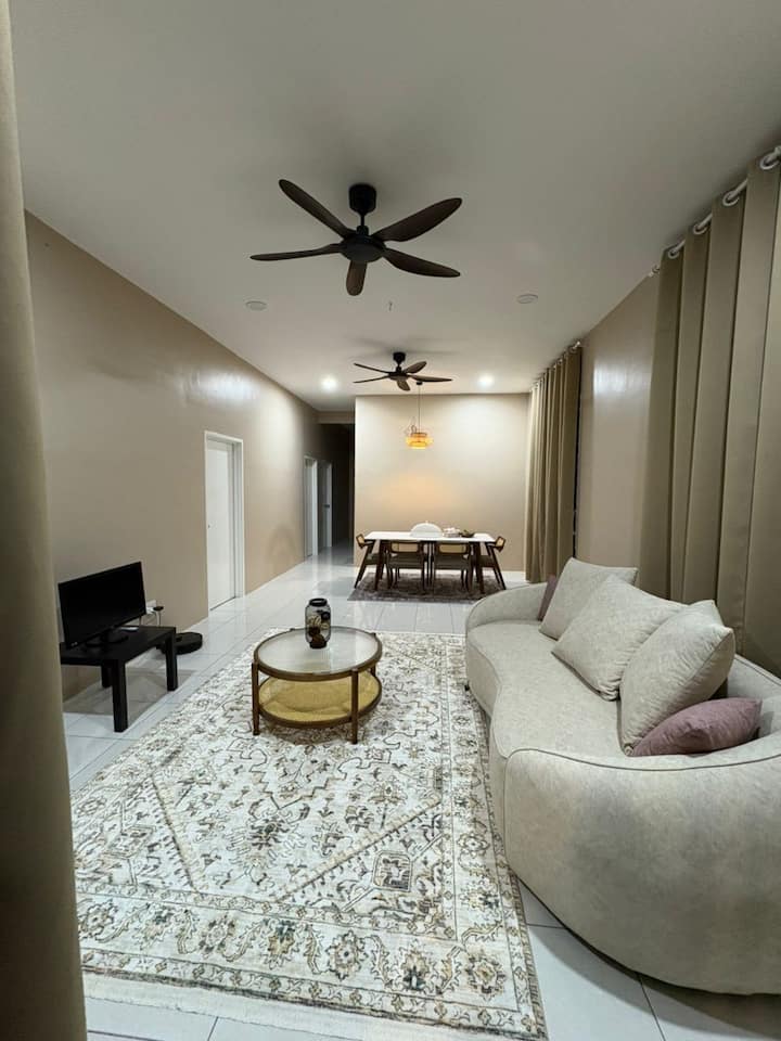 (2br 2 Aircond Netflix Coway) Near Pantai Sepat - Kuantan