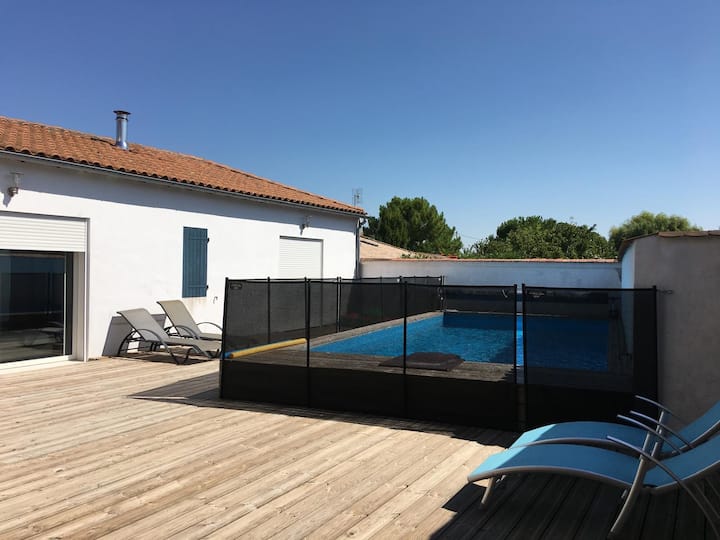 La Baleine Bleue En Plein Centre De La Tremblade - Saint-Trojan-les-Bains