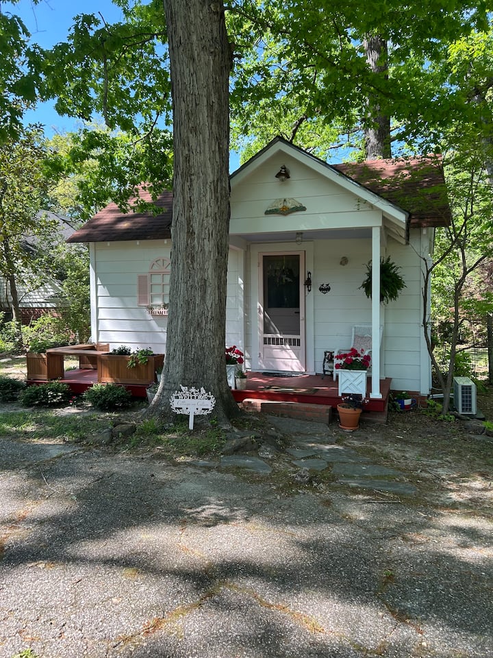 Cozy Remodeled Historic Cottage In El Dorado - El Dorado, AR