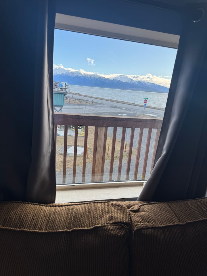 Captains Quarters - Homer, AK