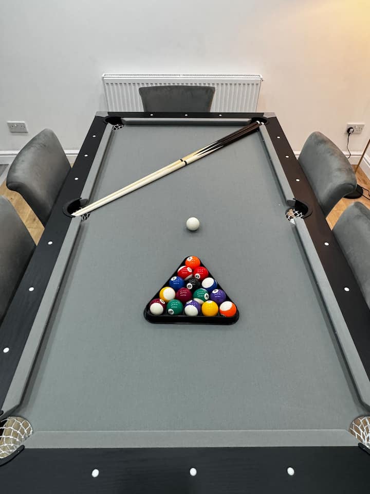 Betahouse -3br -Pool Table -Free Parking -Spacious - 索爾福德