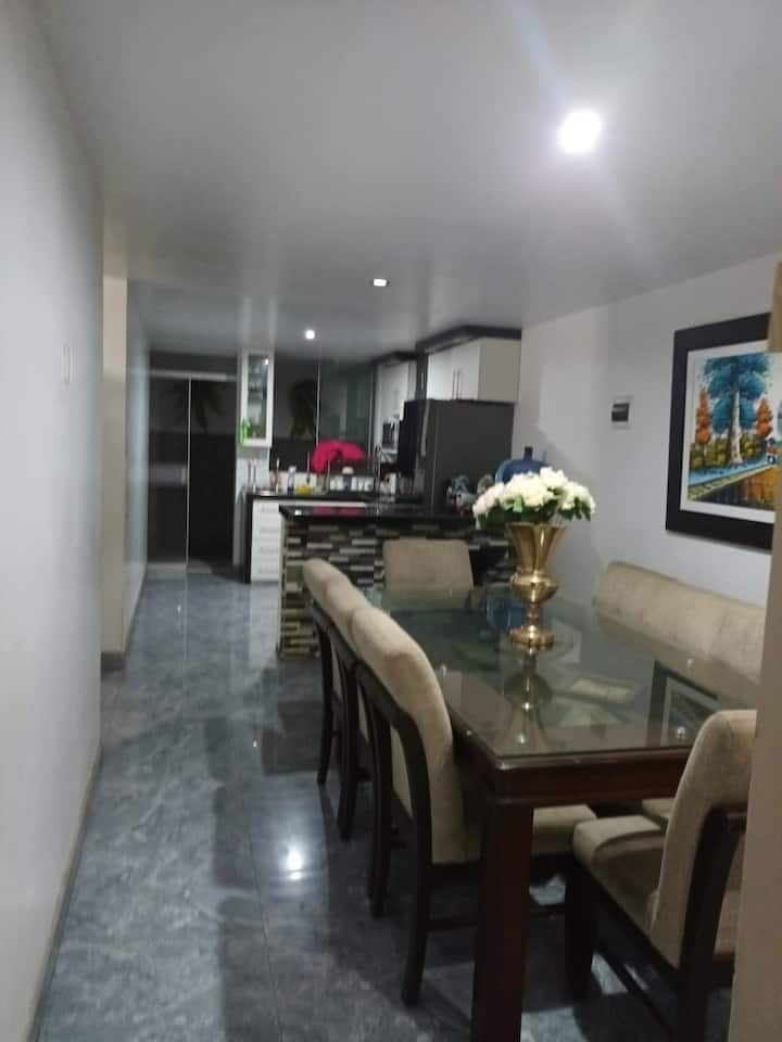 Casa Privada Y Moderna Con Todo. - Chimbote