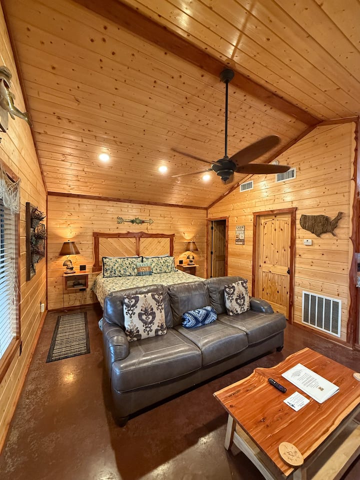 Turkey Creek Couples Cabin! - Broken Bow, OK