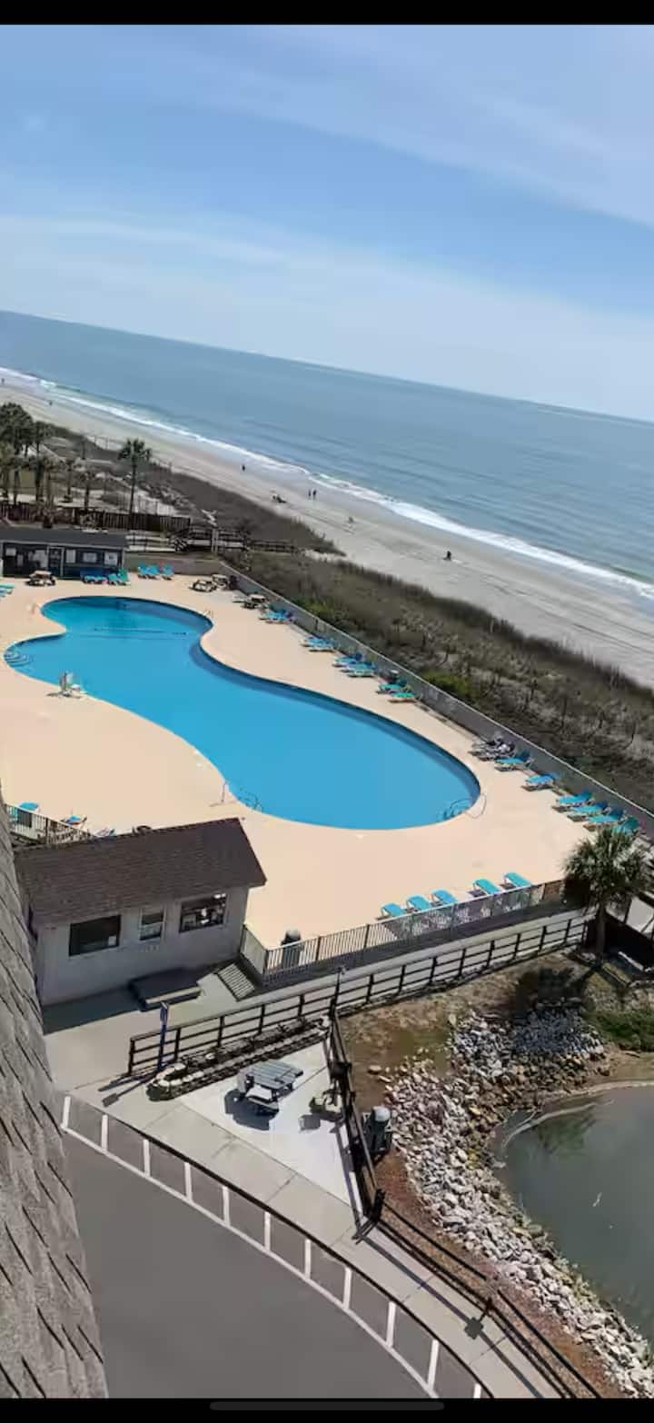 Sandy Feet Beachfront Retreat - Surfside Beach, SC