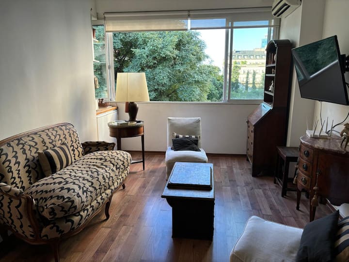 Luminoso Zona Boulevard Cerviño. - Argentina