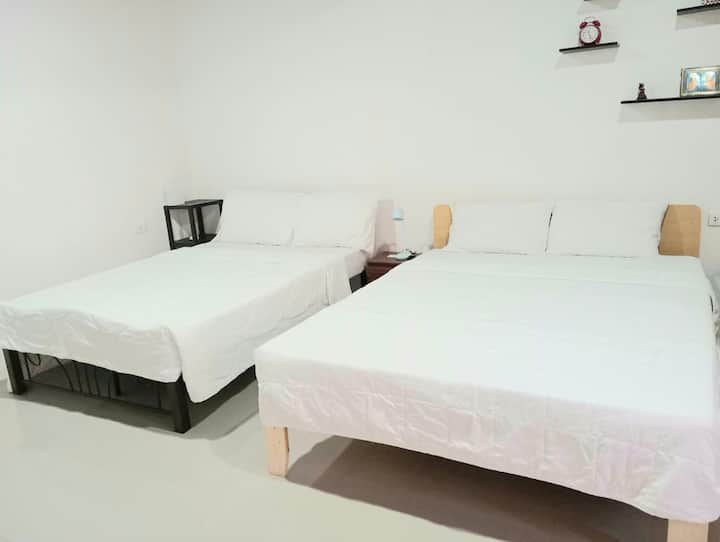 Dynzter Home Family Room (2 Beds) - Surigao City