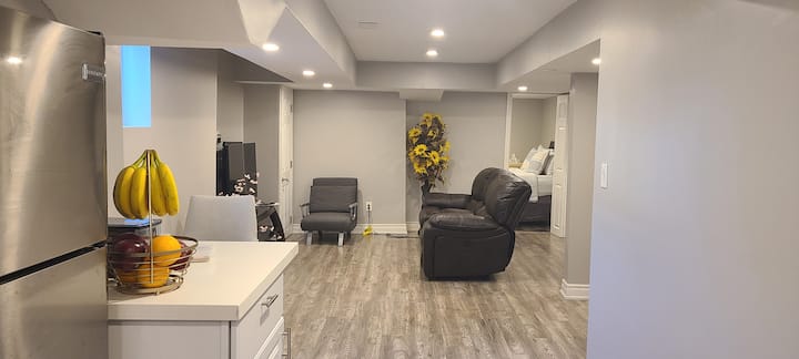 Two Bedrooms In The Basement With Light Breakfast - Ajax