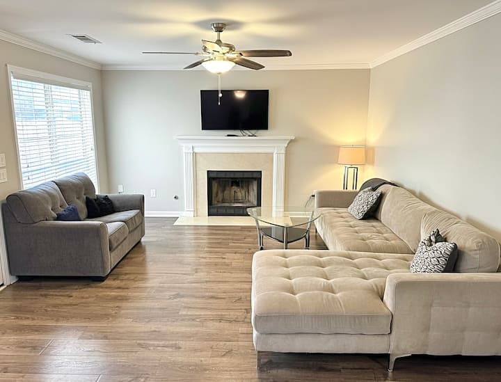 Charming 4br Gas South,i-85/i-316,spacious Retreat - Lawrenceville, GA