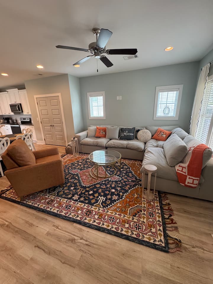Cottage On The Plains - Auburn