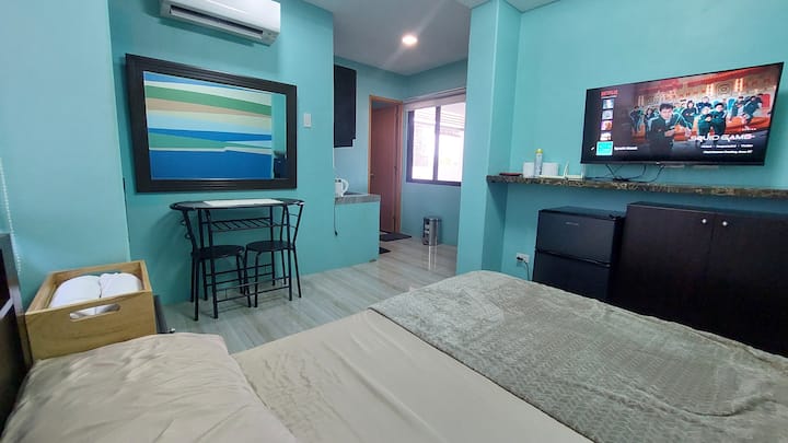 Spazio-penthouse W/ Outdoor Lounge & Open Roofdeck - Liloan