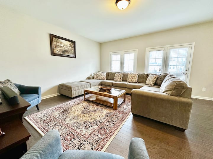 Luxury Townhome|heart Of Apex|king Bed| Workspace - Cary, NC