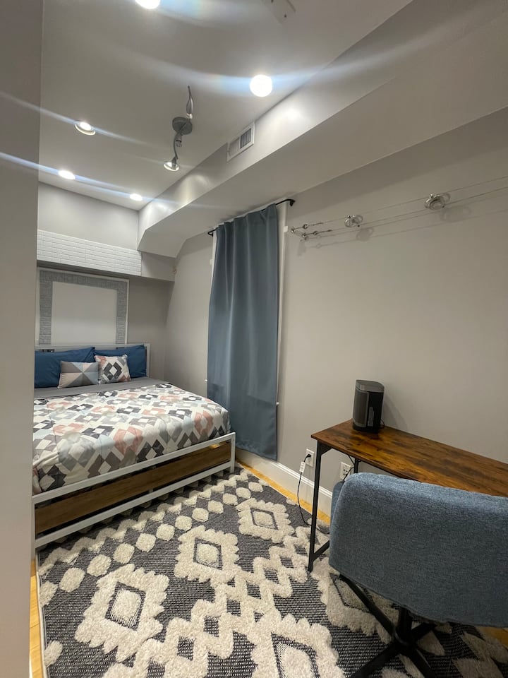 Tiny & Quiet Room W/full Bed In Newton - Concord, MA