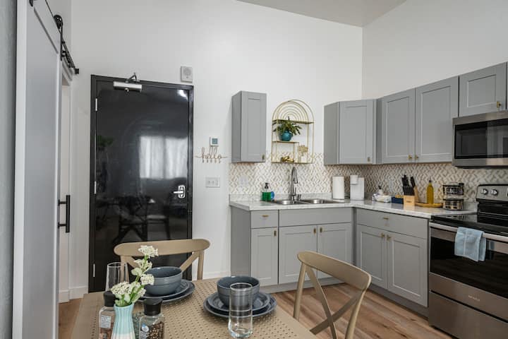 The Book Nook Apartment - Twin Falls, ID
