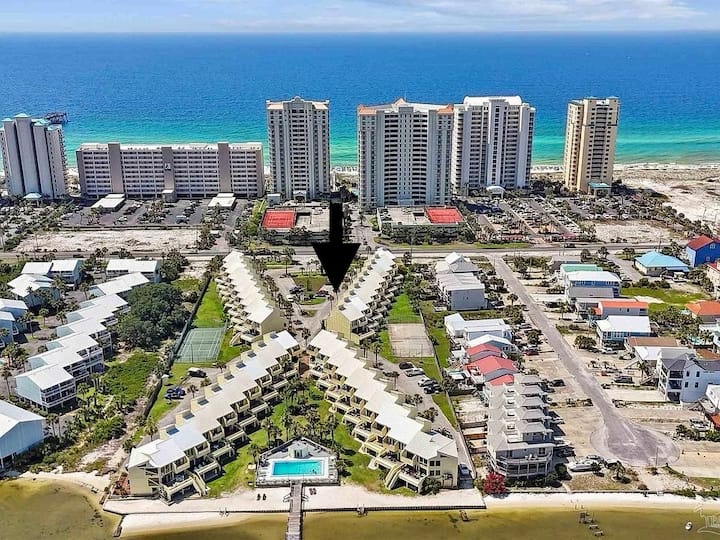 Casa Navarre | Spacious Home Across From Beach - Navarre Beach, FL