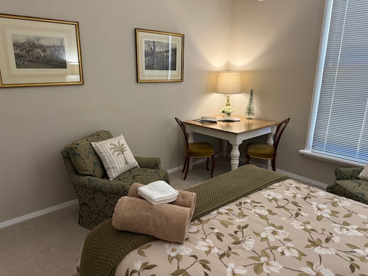 The Pool Suite - The Buchanan 1894 - Parkes