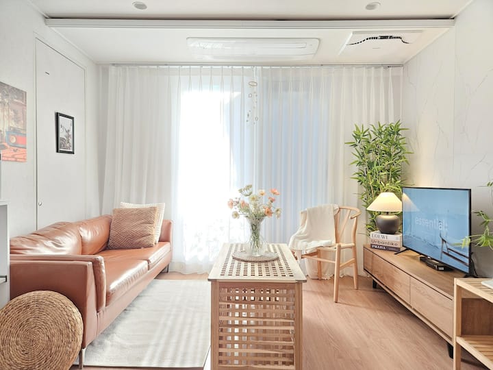 [신림역 10분] 침대 3개/퀸2+s1 넉넉한 공간 (4월 한정 특가)주차가능 신축 - Seoul